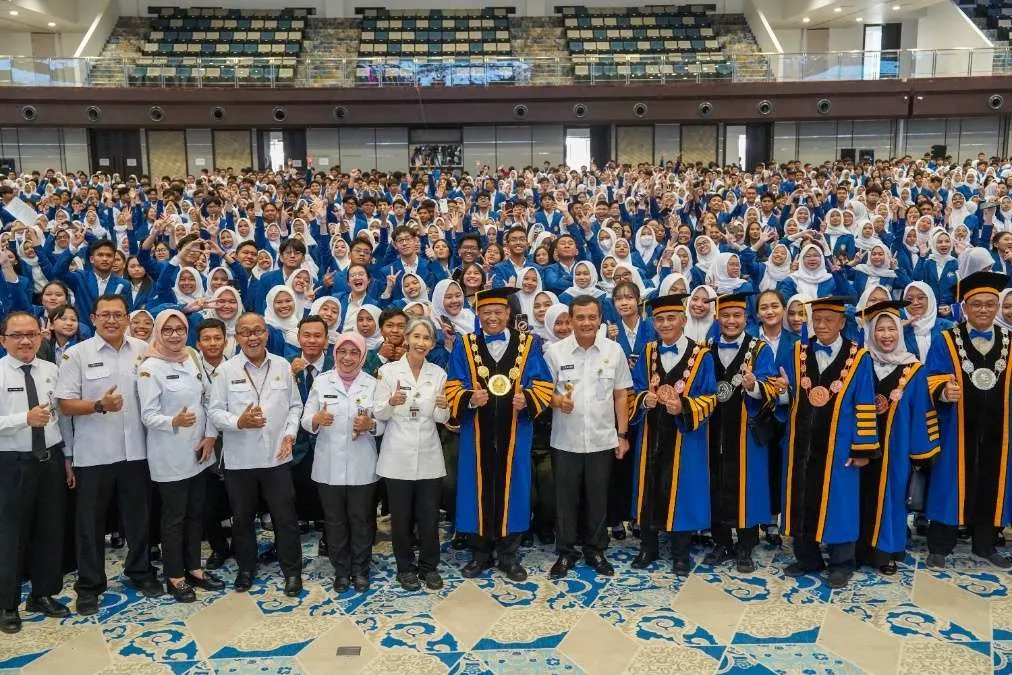 UNDIP Rector Welcomes 16,380 New Students and the Presence of the ...